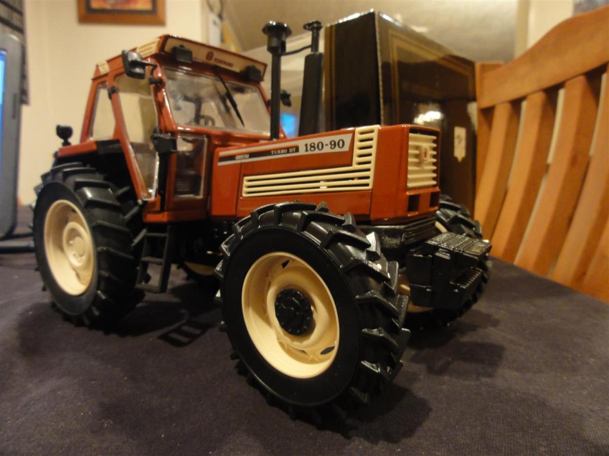 ROS 1:25 scaled models - ROS - The Farm Toys Forum