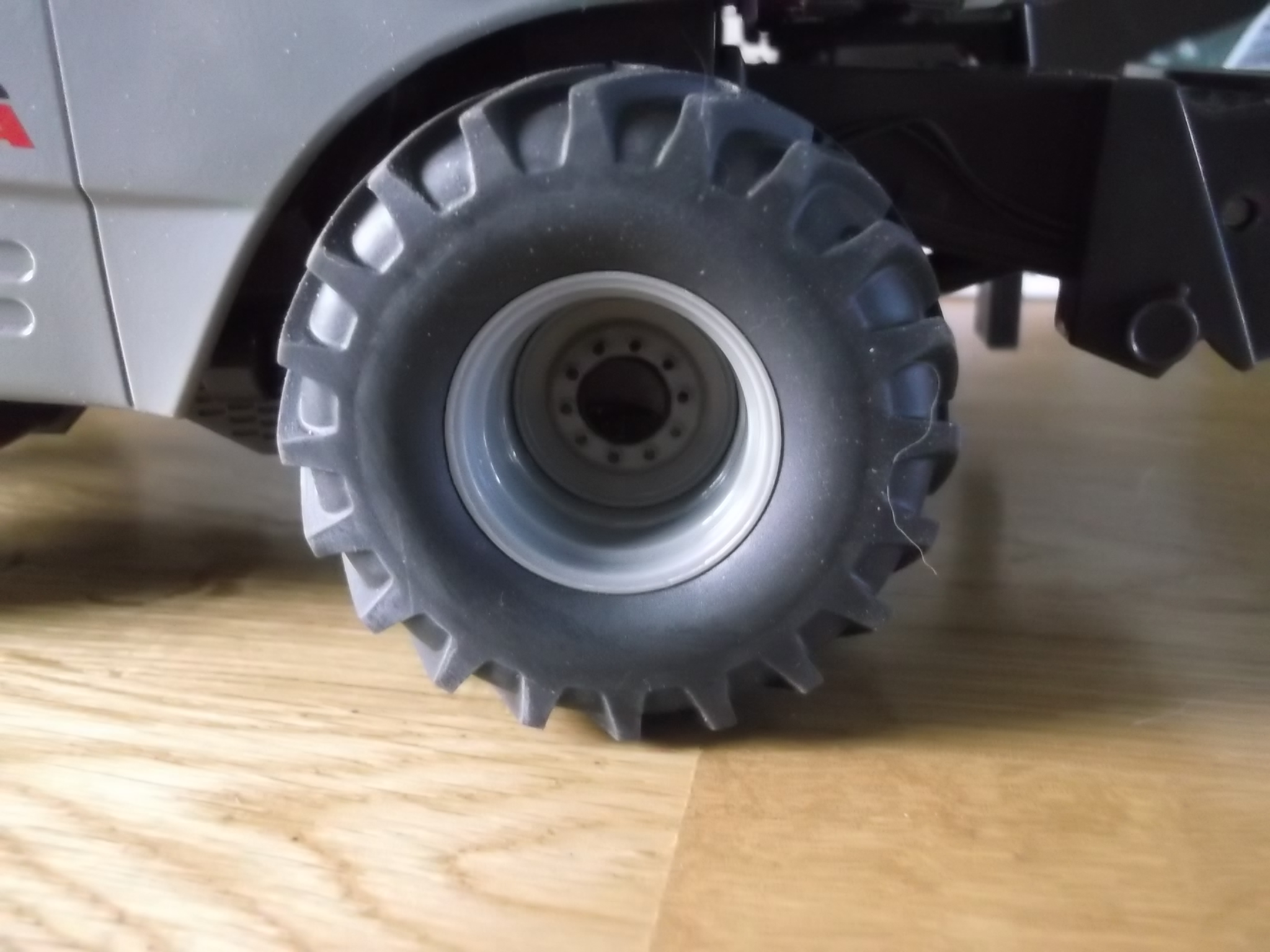 siku massey ferguson 9280 combine - Combines & Harvesting Machinery ...