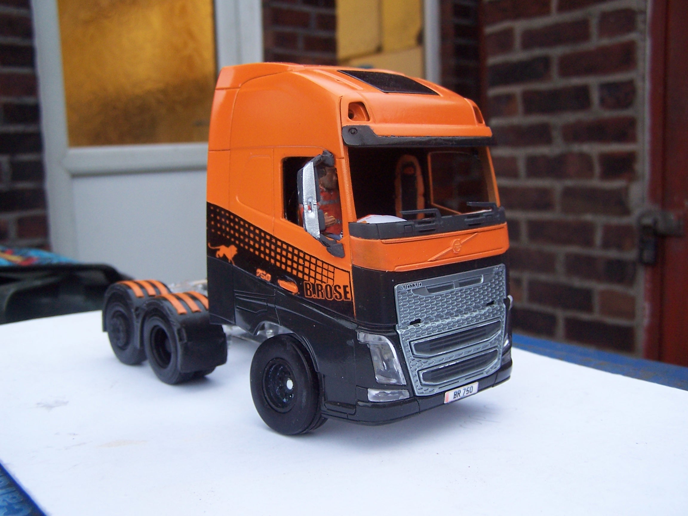 Volvo FH16 'The Lion' - Trucks and Lorry Models - The Farm Toys Forum