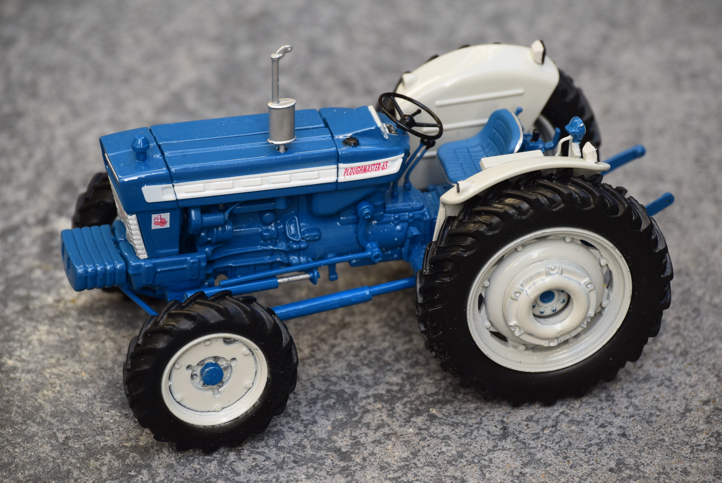 Roadless Ploughmaster 65 / tabmodels - Latest Tractor Conversions ...