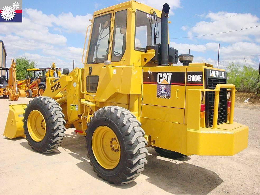 CAT 910 - Latest Tractor Conversions & Scratch Builds - The Farm Toys Forum