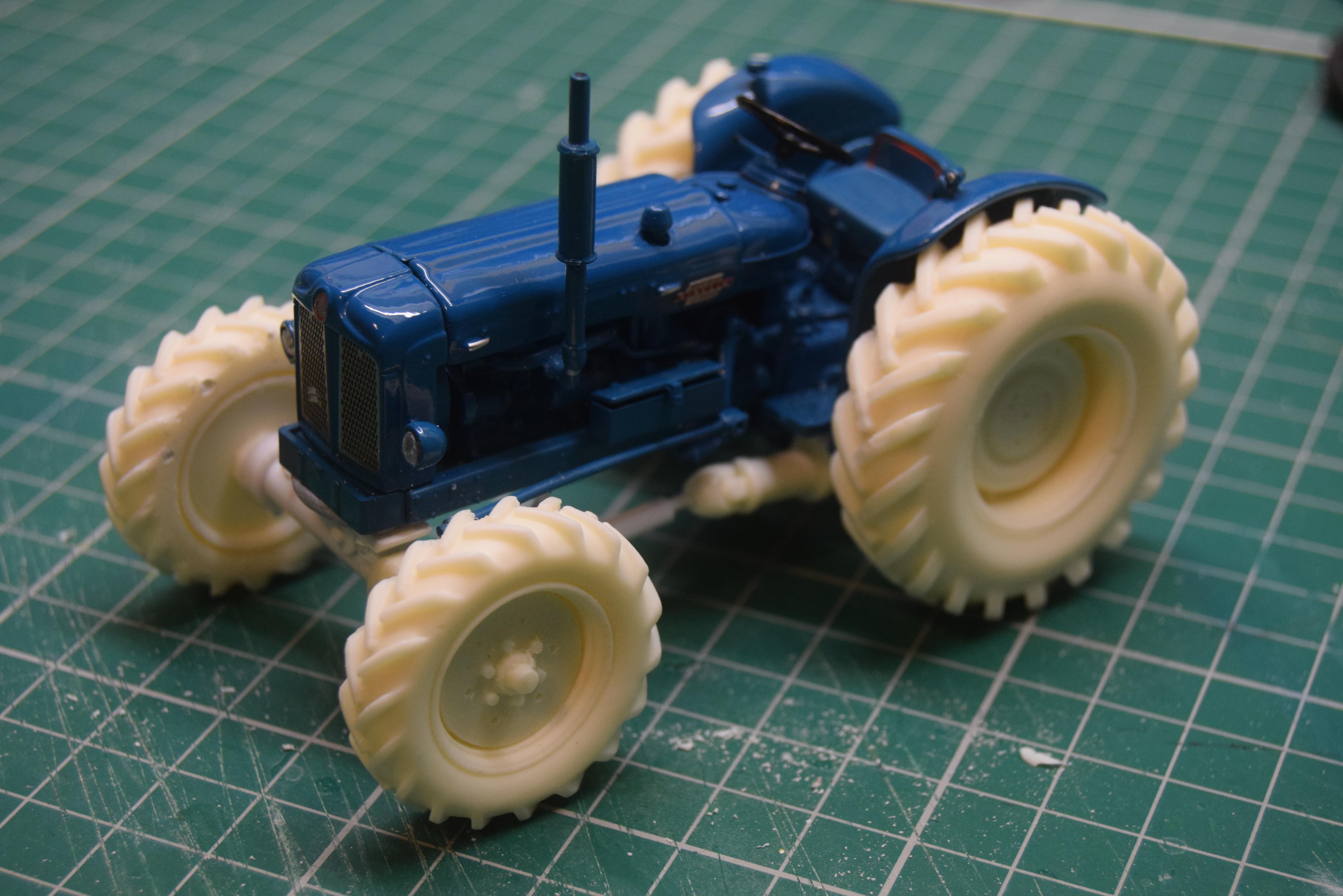 Fordson Major Roadless / tabmodels - Latest Tractor Conversions ...