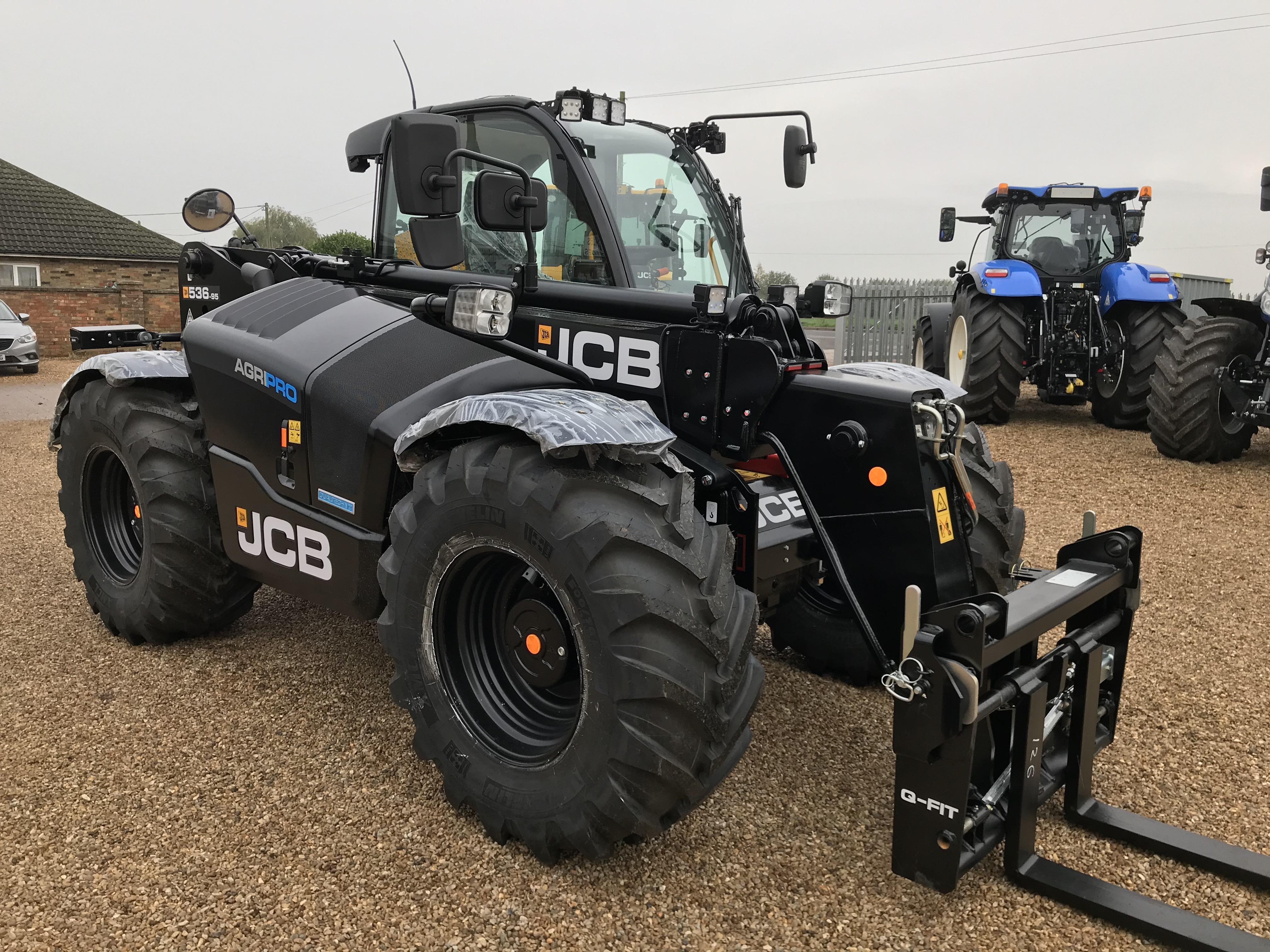 black jcb loadall - Other Farm Equipment - The Farm Toys Forum