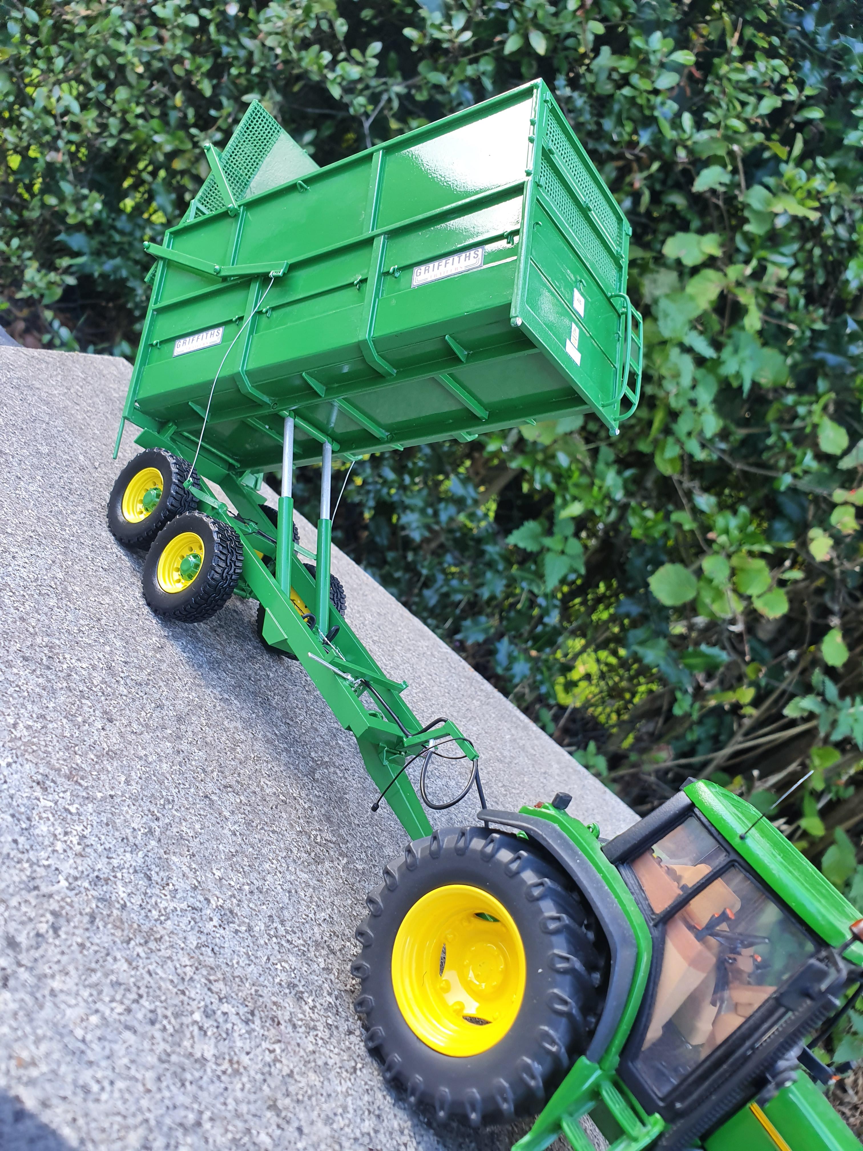 Griffiths 10 Ton silage trailer. - Latest Implement Conversions ...