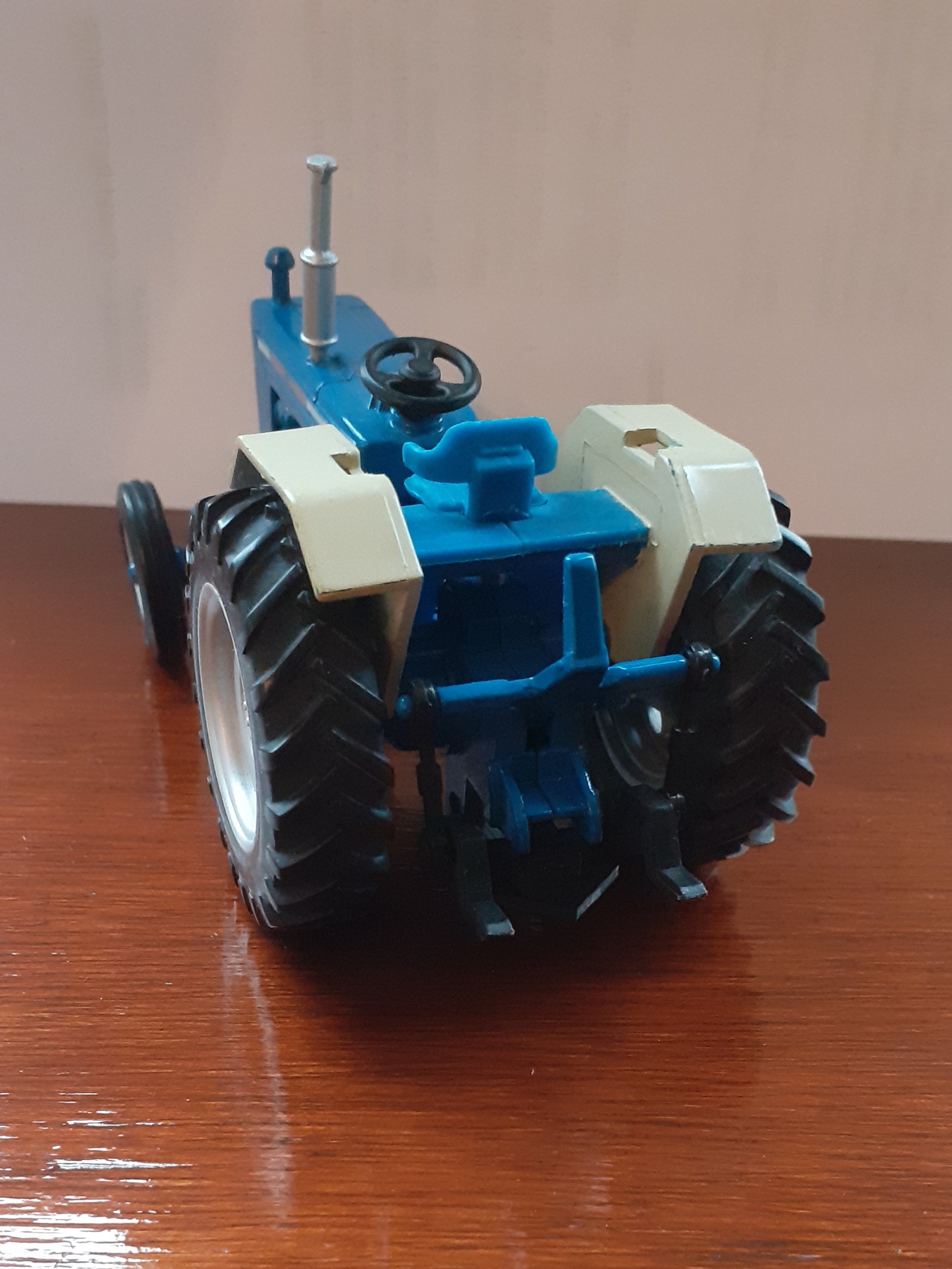 Britains ford 5000 pre-production - Britains Farm Models - The Farm ...