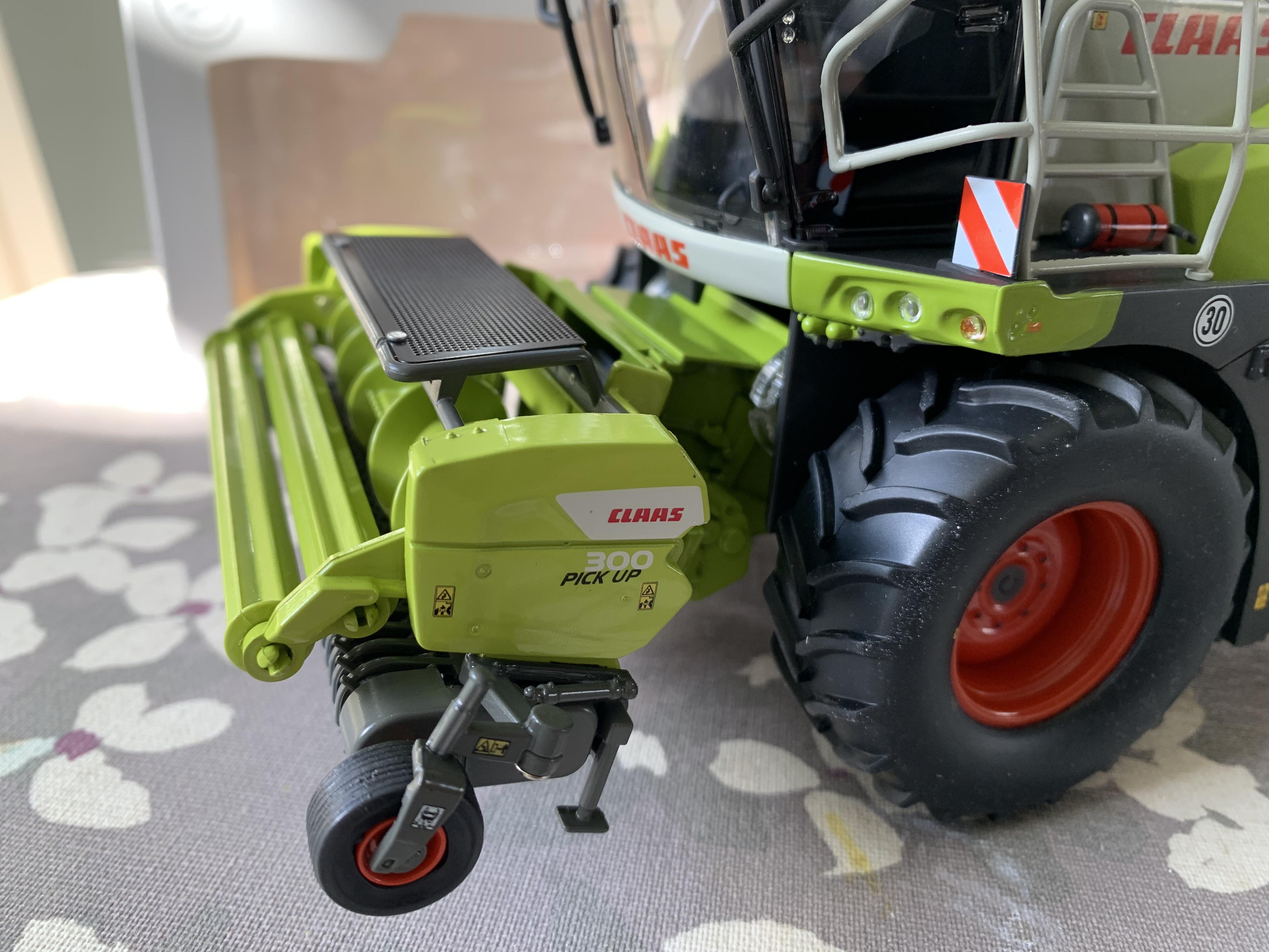 Marge claas 300 header - Ask a question.. - The Farm Toys Forum