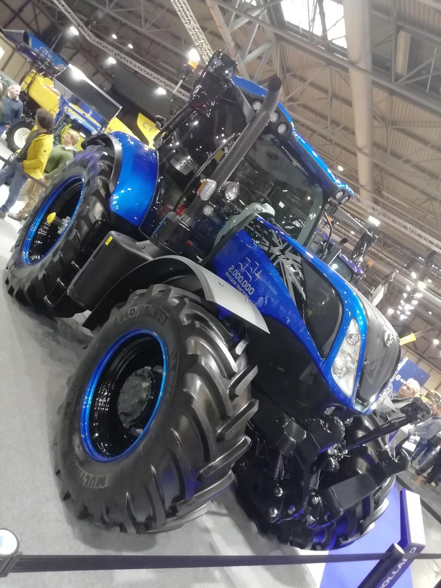 UH 2,000,000 Basildon Tractors T7 - Universal Hobbies Models - The Farm ...