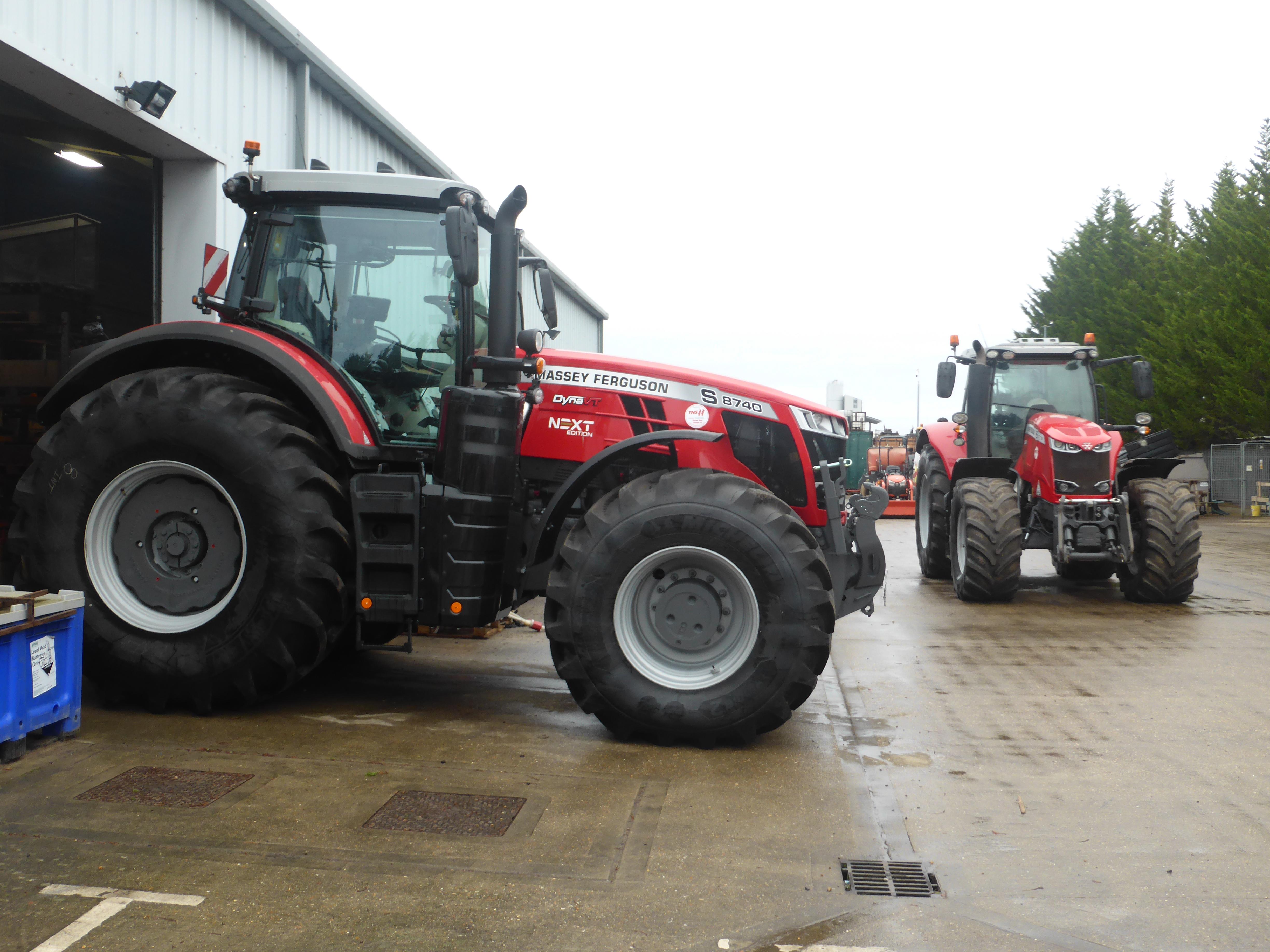 Humongous 36 Row Horsch beet drill working in UK - Implements - The ...