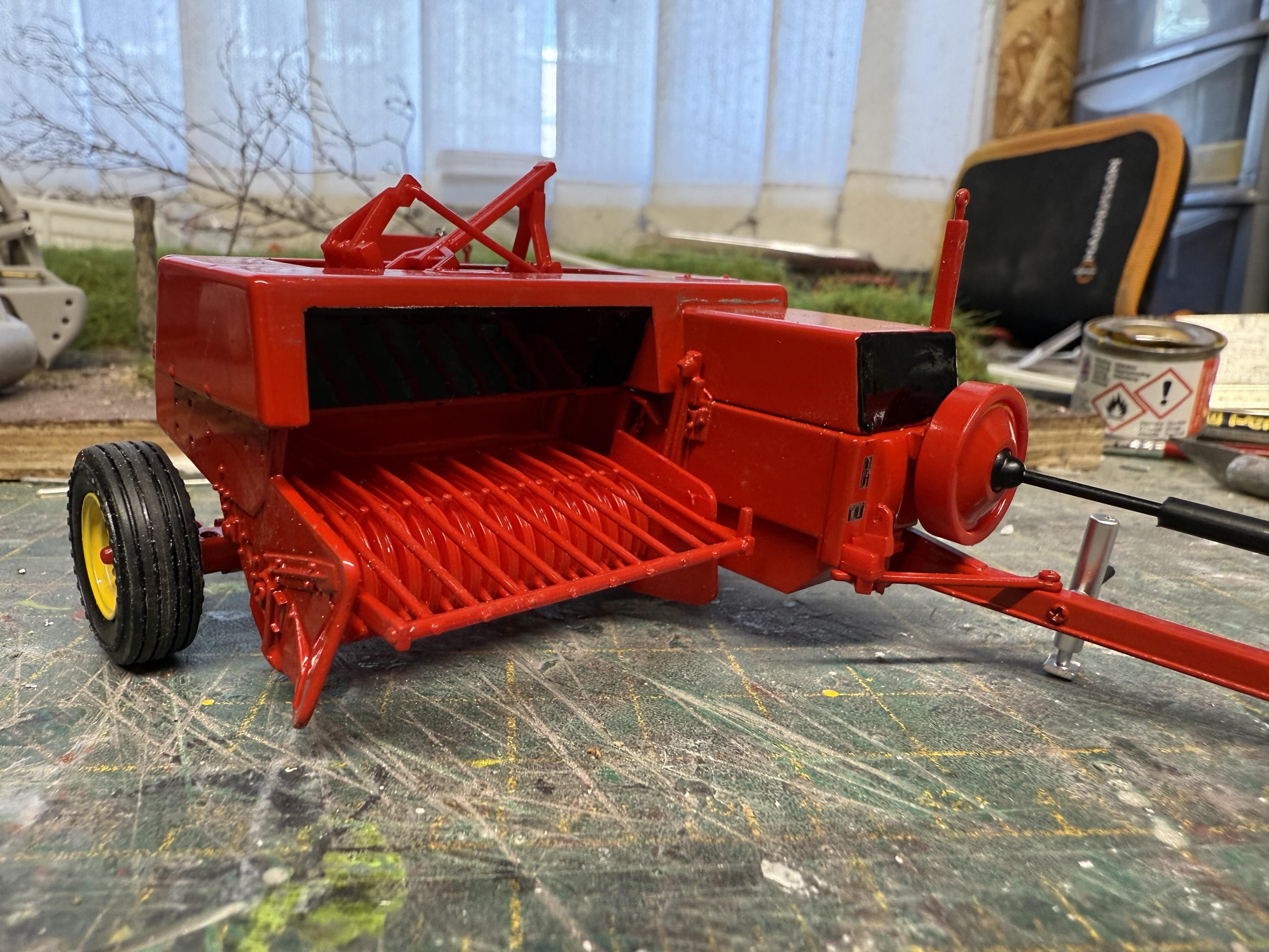 Universal Hobbies Massey Ferguson 224 baler review - Rate and Review ...