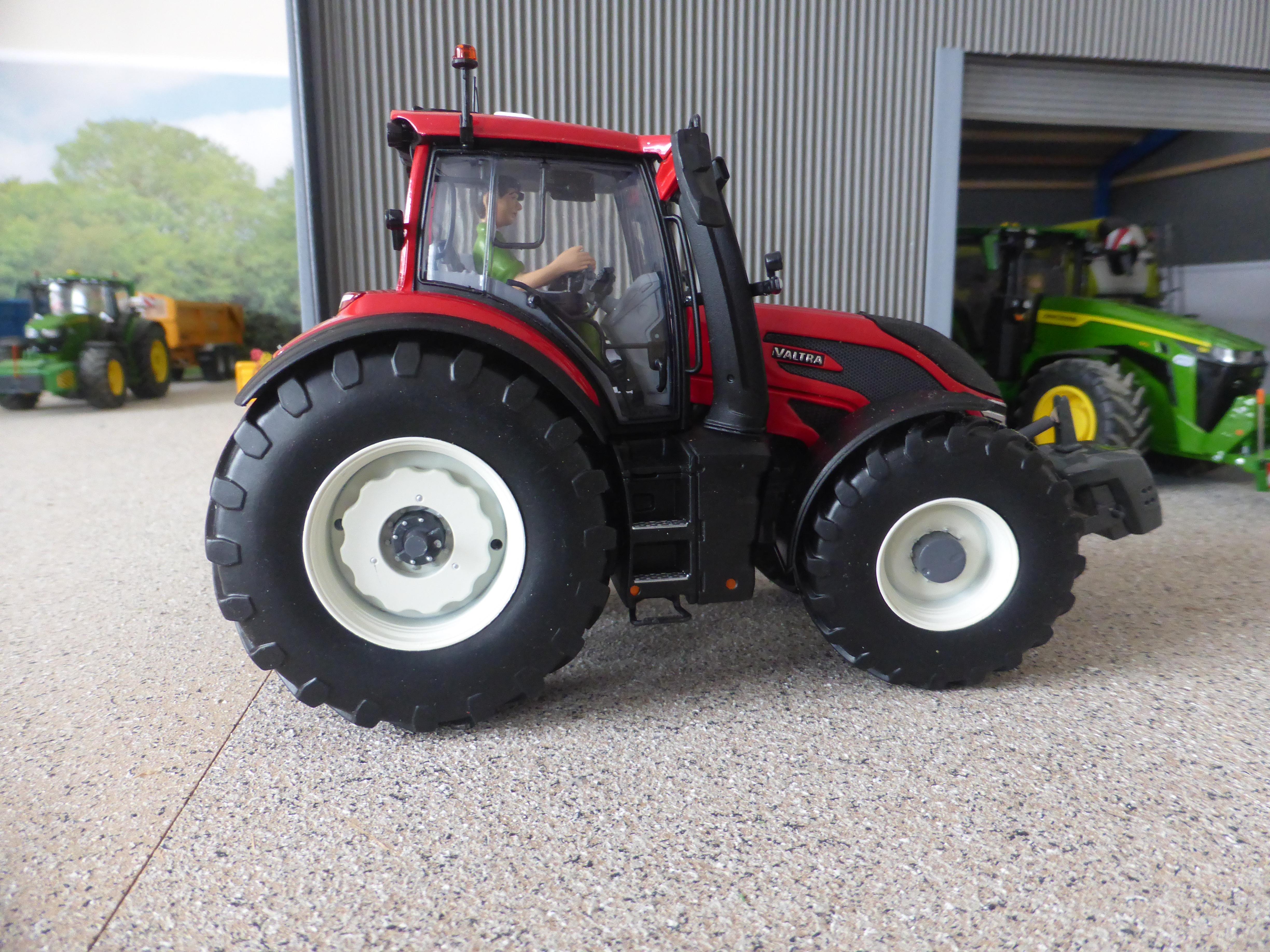 Valtra Q305 cab conversion - Latest Tractor Conversions & Scratch ...